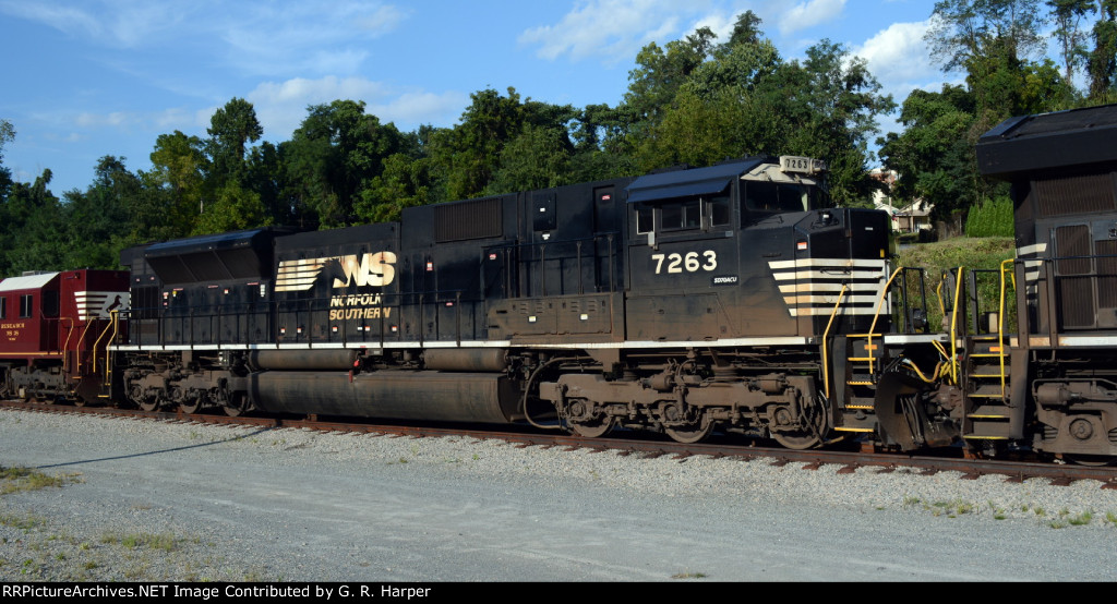 Trailing unit of NS 94G.